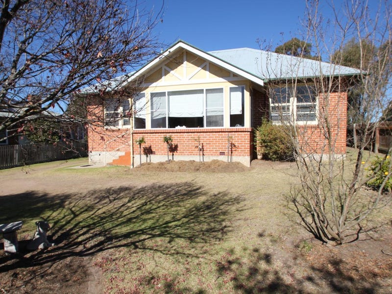 89 Cowper Street, Tenterfield, NSW 2372 - realestate.com.au