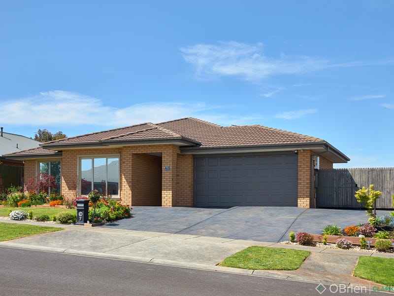 7 Mayfair Drive, Drouin, VIC 3818 - realestate.com.au
