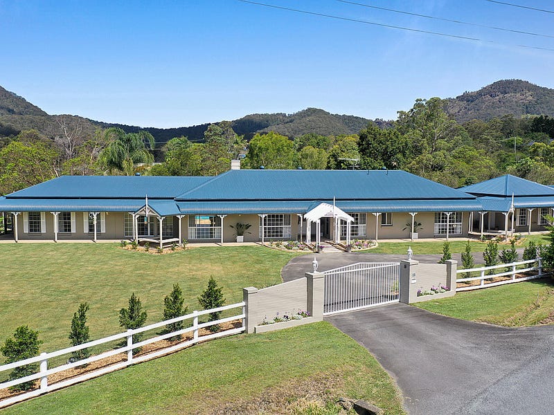 11 Garlinge Court, Bonogin, Qld 4213 - Property Details