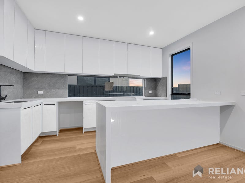 17 Phelps Street, Tarneit, Vic 3029 - Property Details