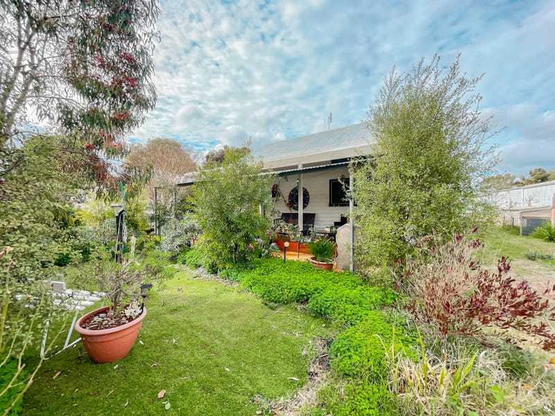 11 Railway Crescent, Boort, Vic 3537 - Property Details