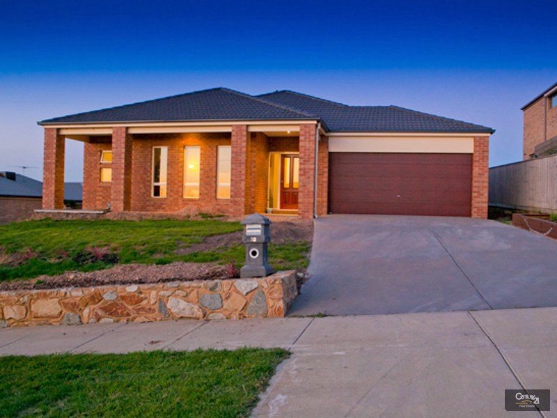 32 Overland Rise, Pakenham, VIC 3810 - realestate.com.au