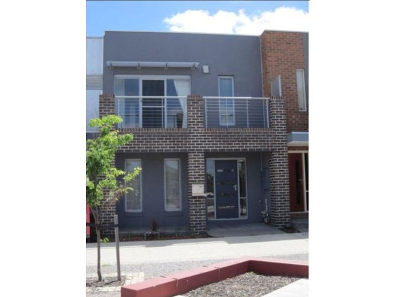 6 Stonebridge Lane, Pakenham, VIC 3810 - realestate.com.au