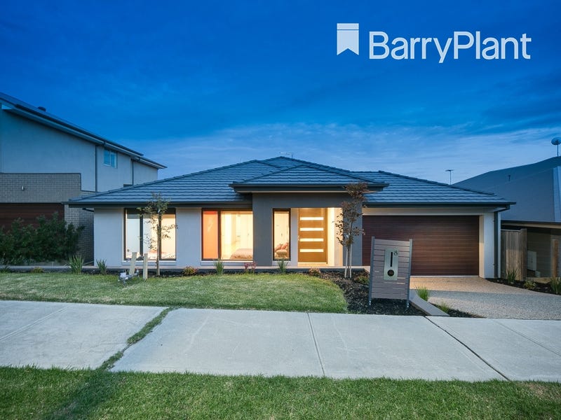 8 Kinkora Way, Pakenham, Vic 3810 - Property Details