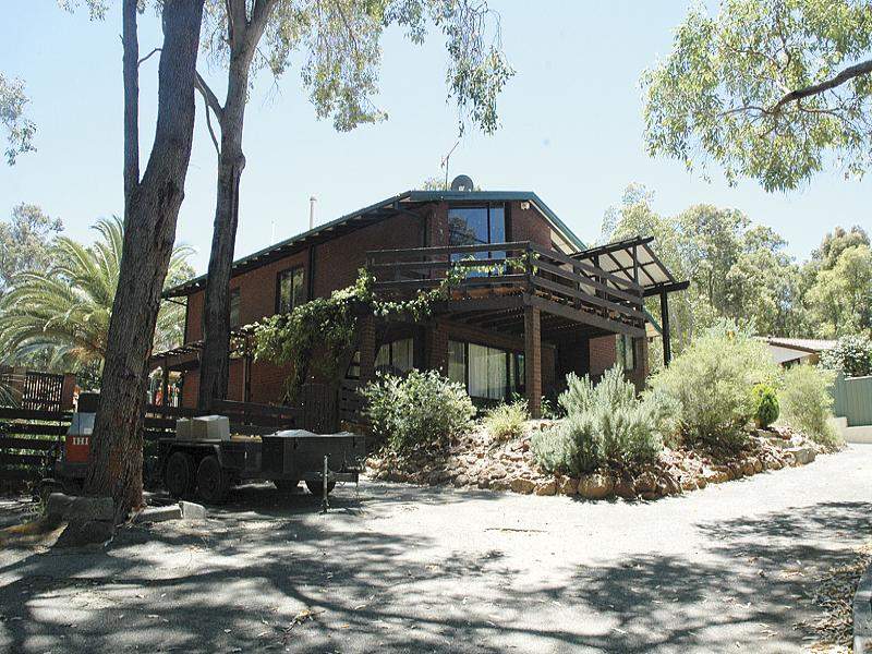 8 Valley View Road, Roleystone, WA 6111 - Property Details