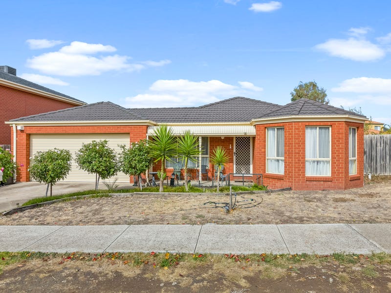 11 Bramshaw Crescent, Hillside, Vic 3037 - Property Details