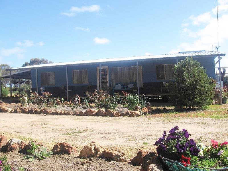 14 BEESTON STREET, Cuballing, WA 6311 - Property Details