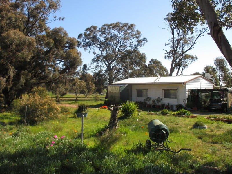 24 84 Wedderburn Road, Logan, Vic 3475 - Property Details