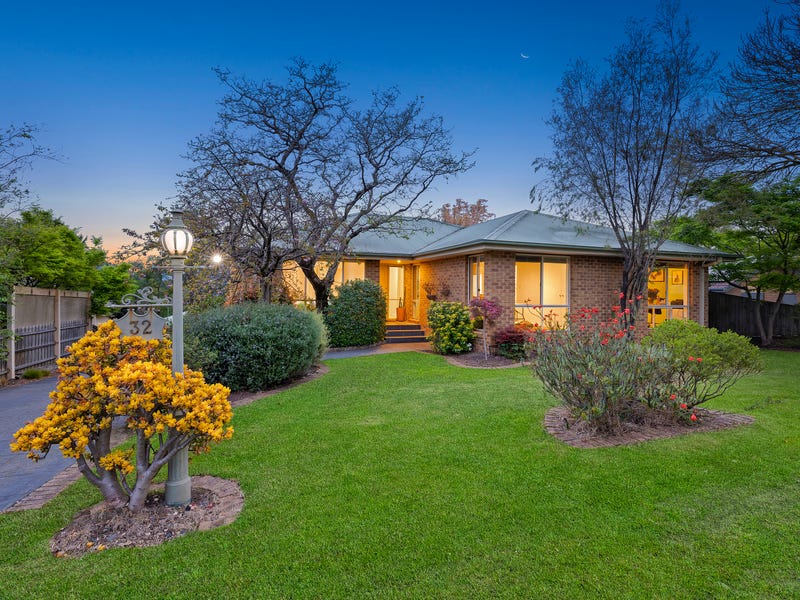32 Autumn Grove, Mooroolbark, Vic 3138 - Property Details