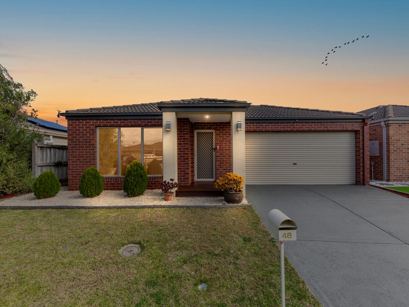 48 Gallery Way, Pakenham, Vic 3810 - Property Details