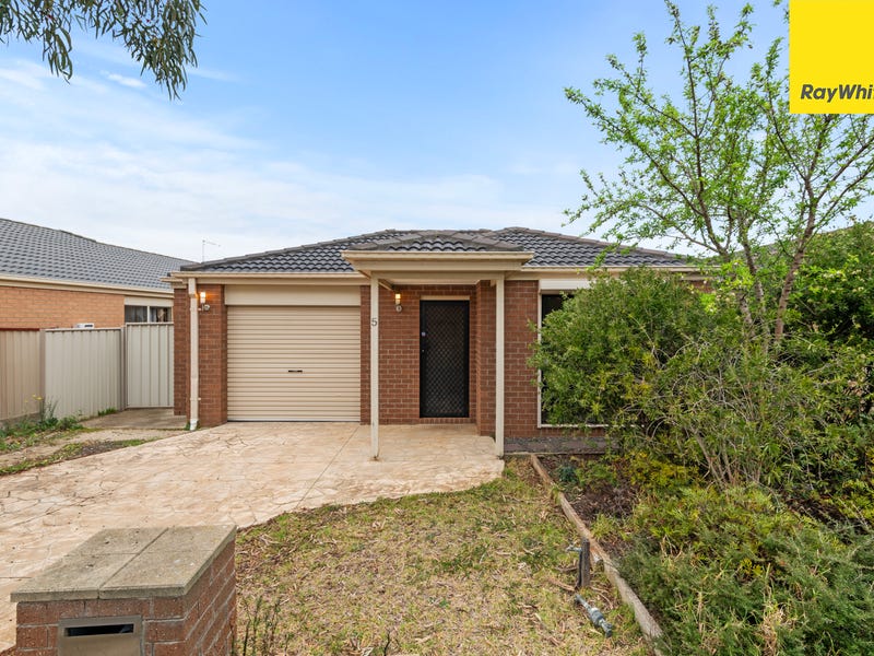 5 Robyn Street, Brookfield, VIC 3338 - realestate.com.au