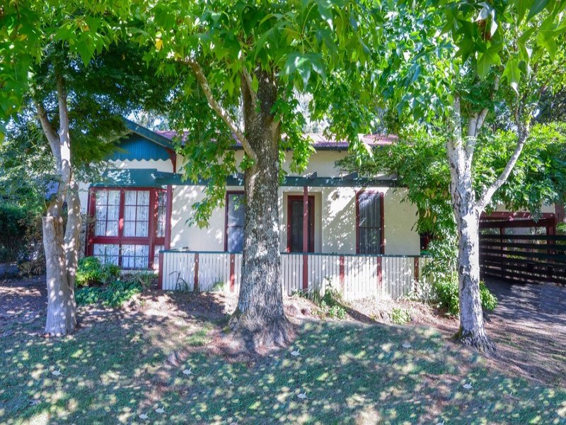 4 Moore Crescent, Millgrove, Vic 3799 - Property Details