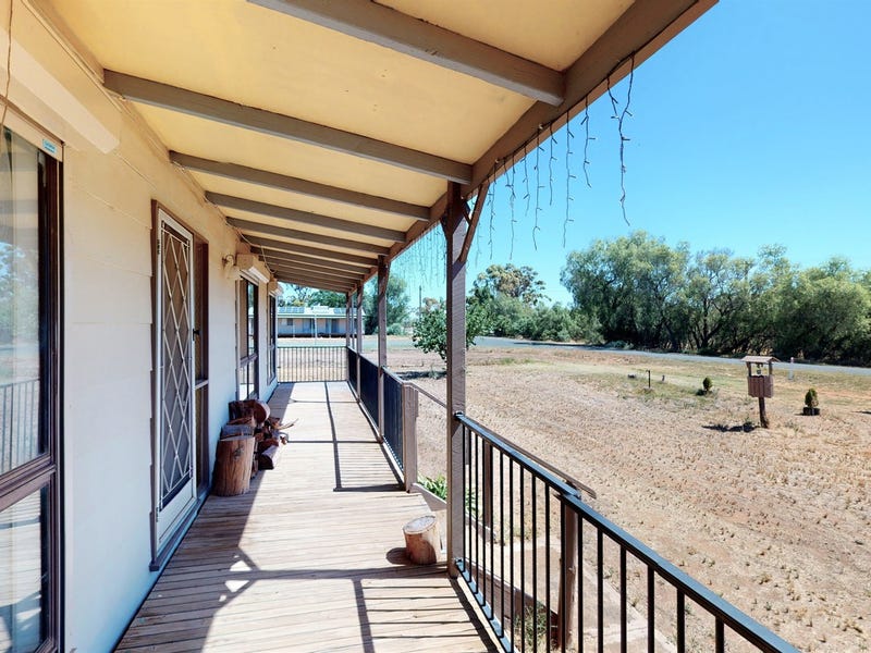 11 Station Street, Piangil, Vic 3597 - Property Details