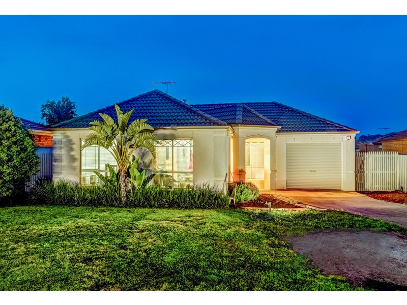 4 Penash Place, Point Cook, VIC 3030 - realestate.com.au
