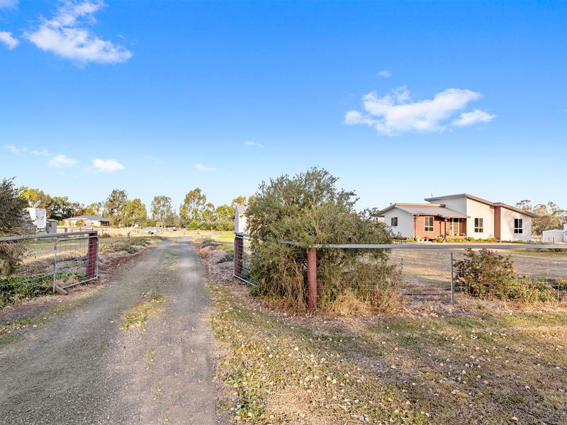 26 Ramsay Street, Oakey, Qld 4401 - Property Details