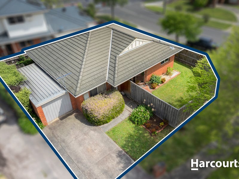 1/11 Hood Court, Berwick, Vic 3806 - Property Details