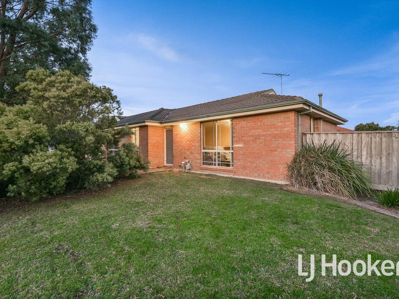 1 Mark Place, Pakenham, Vic 3810 - Property Details