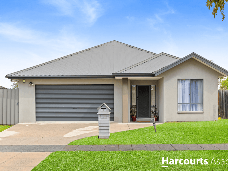 1 Ethel Turner Place, Lynbrook, Vic 3975 - Property Details