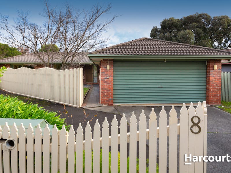 8 Hood Court, Berwick, VIC 3806 - realestate.com.au