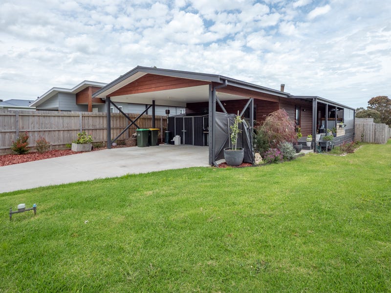 2 Charlton Rise, Dalyston, Vic 3992 - Property Details