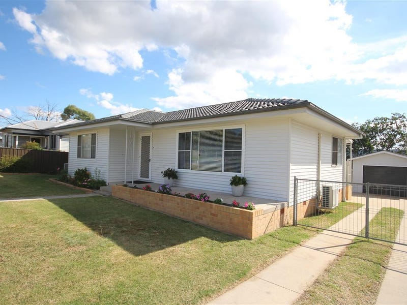 40 Logan Street, Tenterfield, NSW 2372 - realestate.com.au