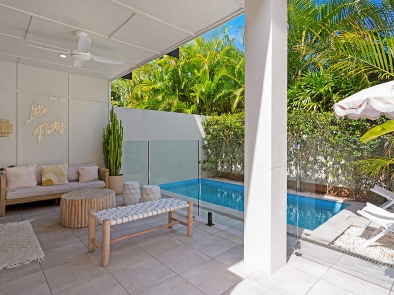 2/76 Seagull Avenue, Mermaid Beach, Qld 4218 - Townhouse for Rent ...