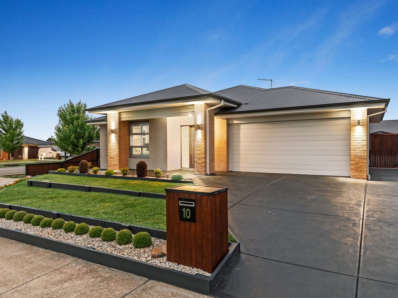 10 Melaleuca Boulevard, Romsey, VIC 3434 - realestate.com.au