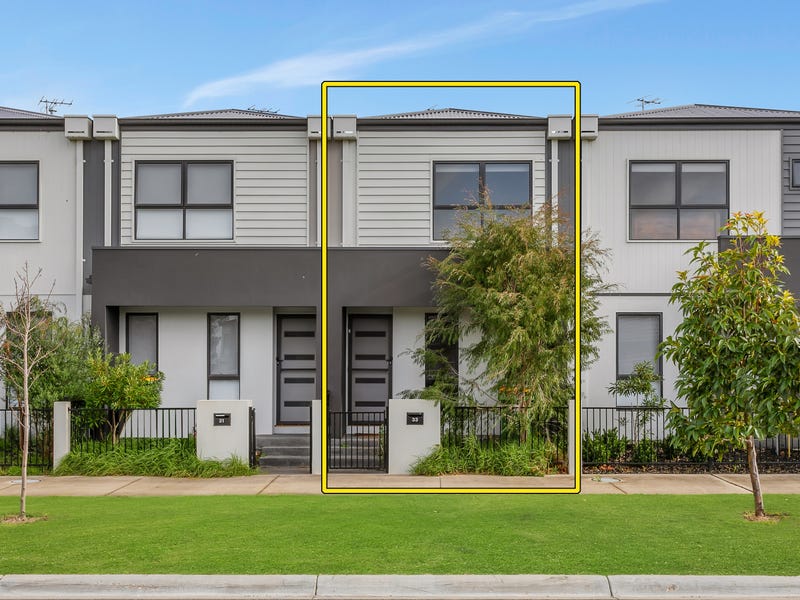 33 Hunt Way, Pakenham, Vic 3810 - Property Details