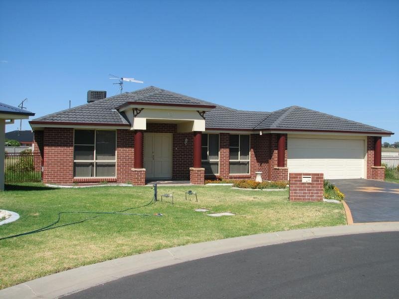 13 Gregory Close, Tamworth, NSW 2340 - Property Details