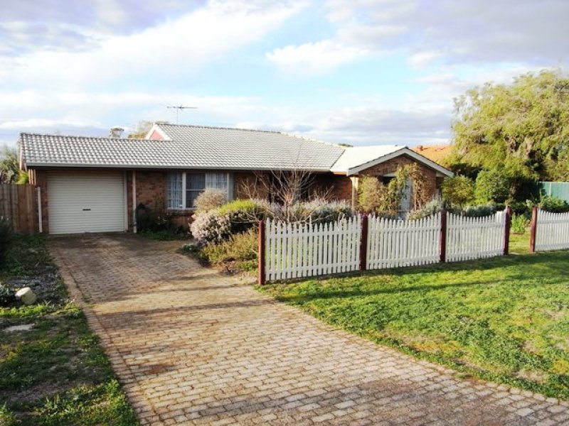 8 Drummond Crescent, Duncraig, WA 6023 - Property Details