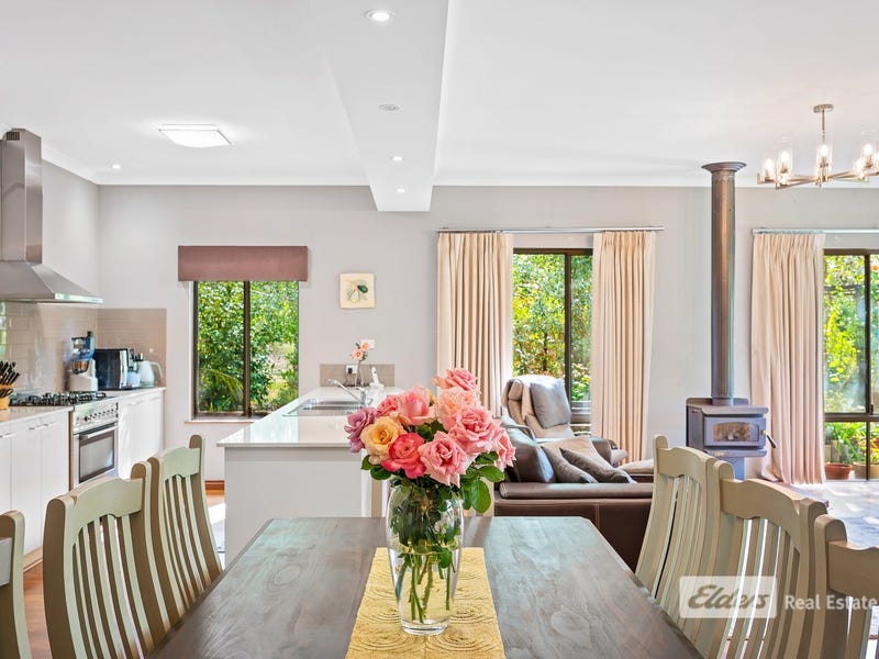 325 Ravenscliffe Road, Kirup, WA 6251 - Property Details