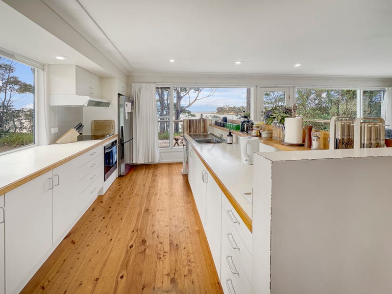 8 Observation Avenue, Batehaven, NSW 2536 - Property Details