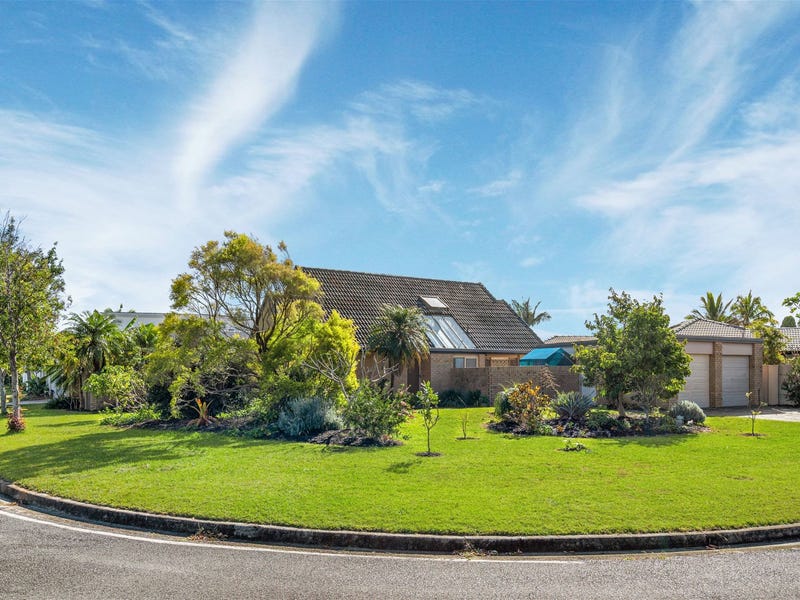 2 Montrose Court, Benowa, Qld 4217 - Property Details