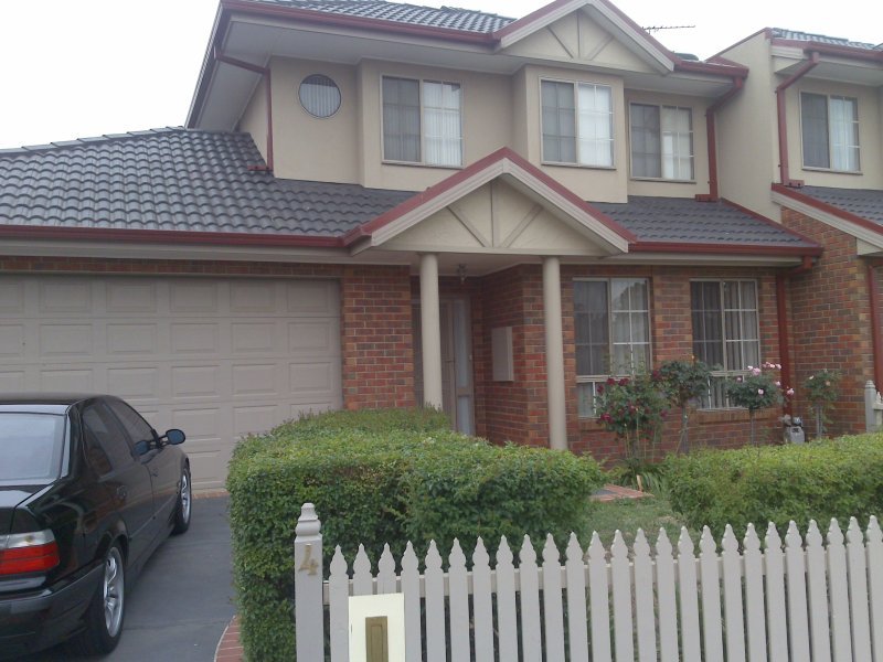 4 Santa Monica Drive, Keilor Lodge, VIC 3038 - realestate.com.au