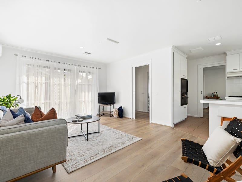 2/12 Fewster Road, Hampton, Vic 3188 - Property Details