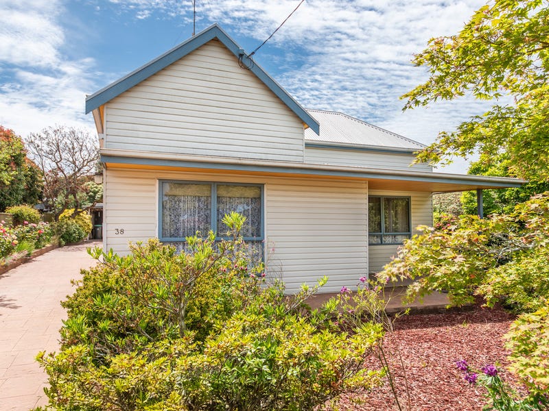 38 Milton Street, Hamilton, Vic 3300 - Property Details