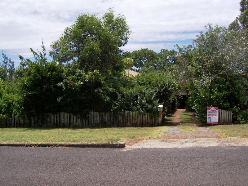 19 Perry Street, Harlaxton, Qld 4350 - Property Details