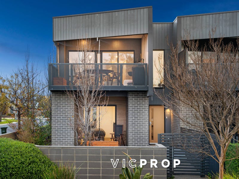 2 Flagship Way, Point Cook, VIC 3030 - realestate.com.au