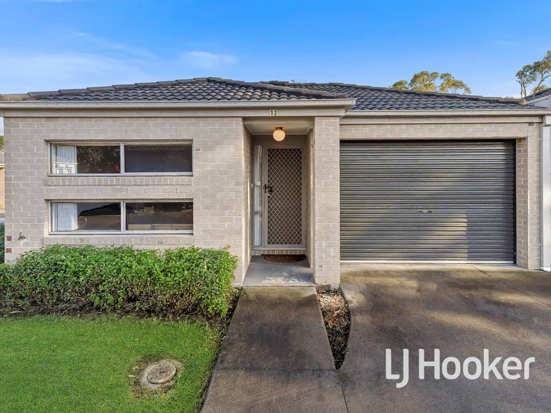 12/34 Sir Thomas Drive, Pakenham, Vic 3810 - Property Details