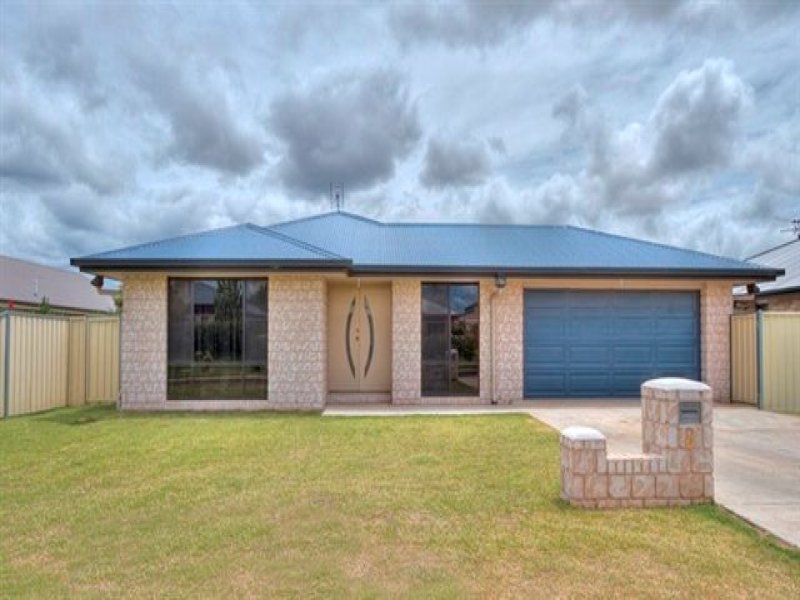8 Debbie Court, Oakey, QLD 4401 - realestate.com.au