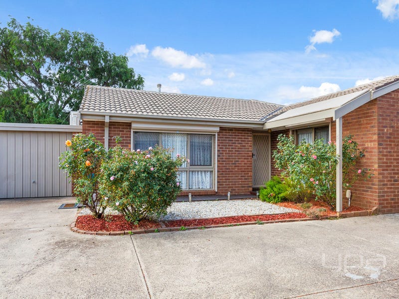 4 The Court, Hoppers Crossing, VIC 3029 - realestate.com.au