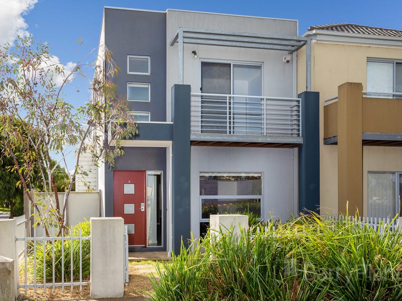 2 Picton Lane, Point Cook, VIC 3030 - realestate.com.au