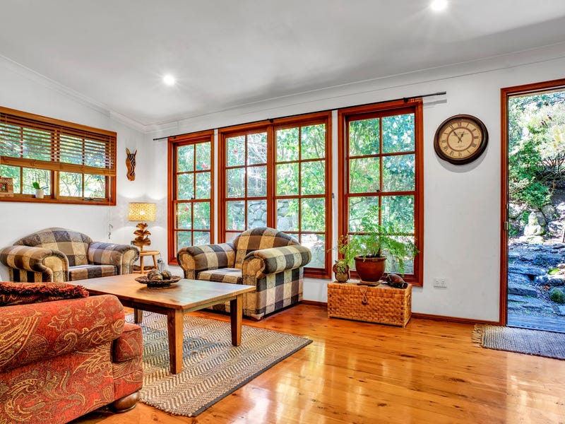 15 Gladstan Avenue, Katoomba, NSW 2780 - Property Details