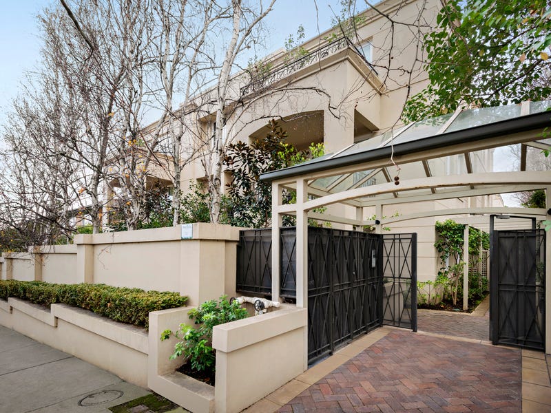 2/679 Toorak Road, Toorak, Vic 3142 - Property Details