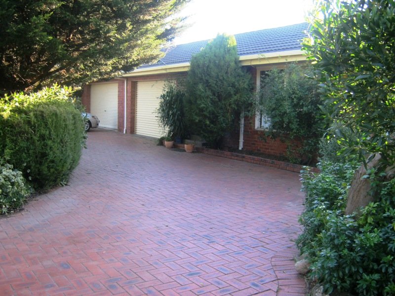 33 Rose Bvd, Lancefield, Vic 3435 - Property Details