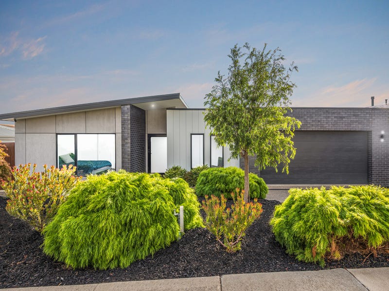 38 Jessica Way, Highton, Vic 3216 - Property Details