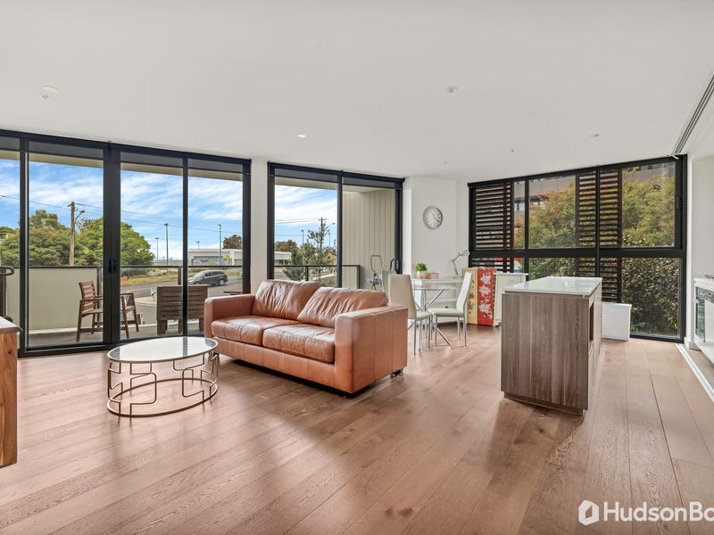 206/5 Elgar Court, Doncaster, Vic 3108 - Property Details