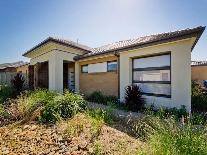 5 Lanark Place, Deer Park, VIC 3023 - realestate.com.au