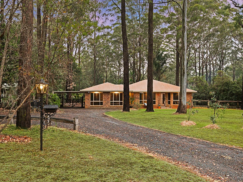 9 Lillian Court, Highfields, Qld 4352 - Property Details