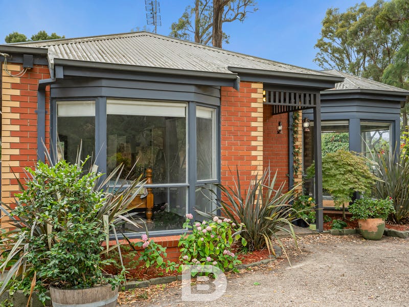 21 South Road, Woodend, Vic 3442 - Property Details